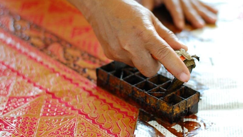 8 Pengertian Batik Menurut Para Ahli