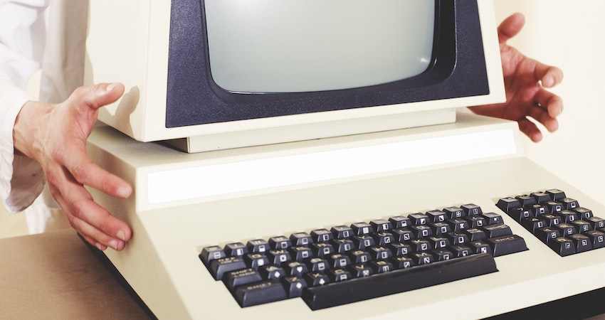 Sejarah Perkembangan Komputer Generasi 1 Sampai 5