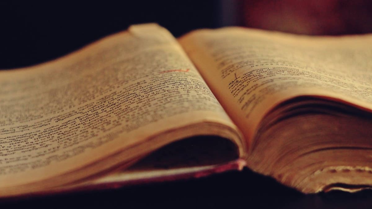 10 Contoh Cerita Rakyat dari Indonesia dan Asal Daerahnya