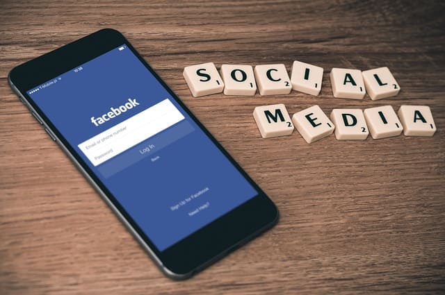 Fitur Facebook Apa yang Digunakan Untuk Membuat Tulisan Singkat?
