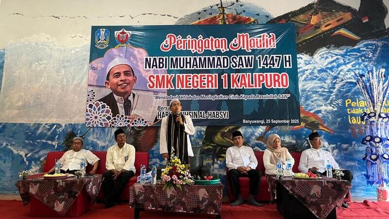 Jodang Inka dan Bendera One Piece Meriahkan Arak-Arakan Kembang Ndog ...