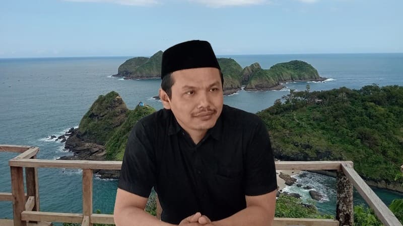 Membaca Ulang Sastra Pesantren - Syafaat